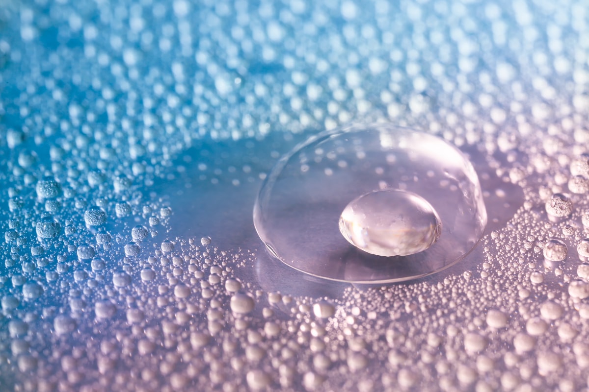 Can I Wash My Face While Wearing Contact Lenses? | eyeSTYLE blog Lens.com